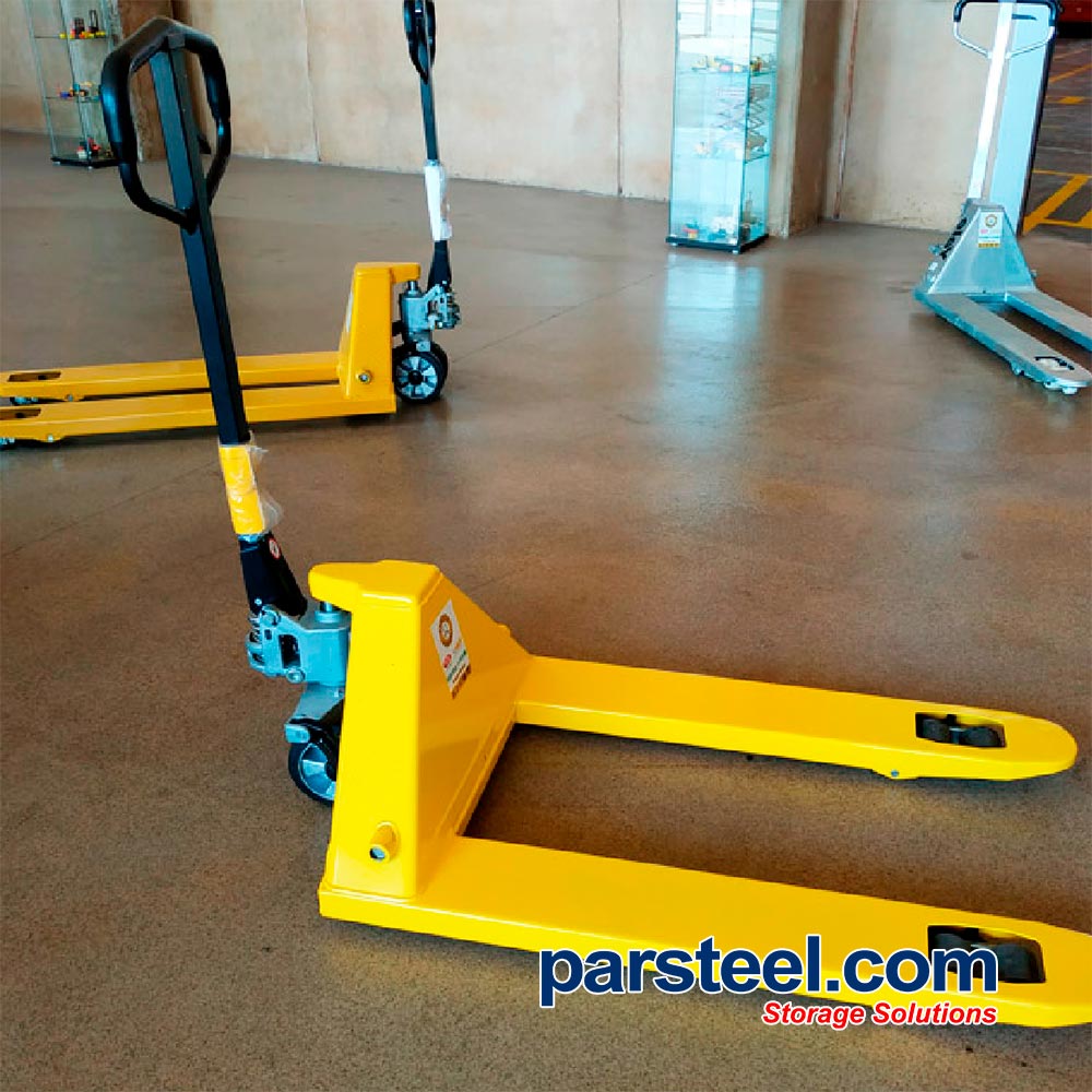 Durable manual pallet jacks for warehouses | Parsteel